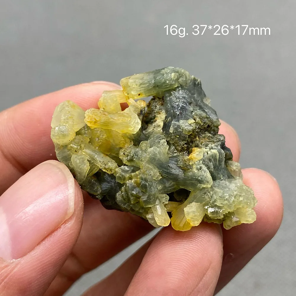 100-natural-green-grape-stone-rough-crystal-ore-specimen-collection.jpg