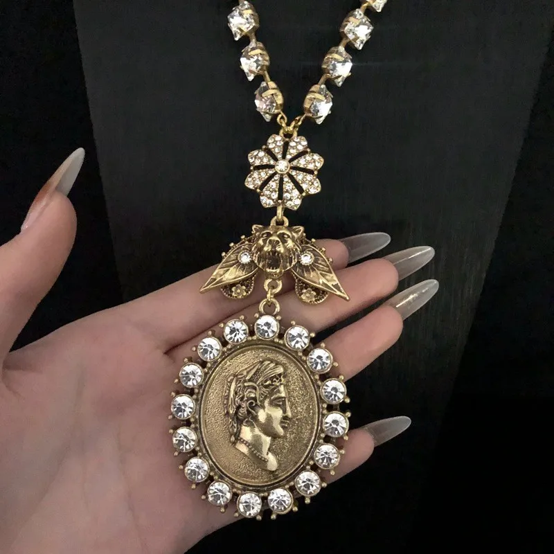 Retro-Court-Style-Inlaid-with-Sparkling-Rhinestones-High-end-Design ...