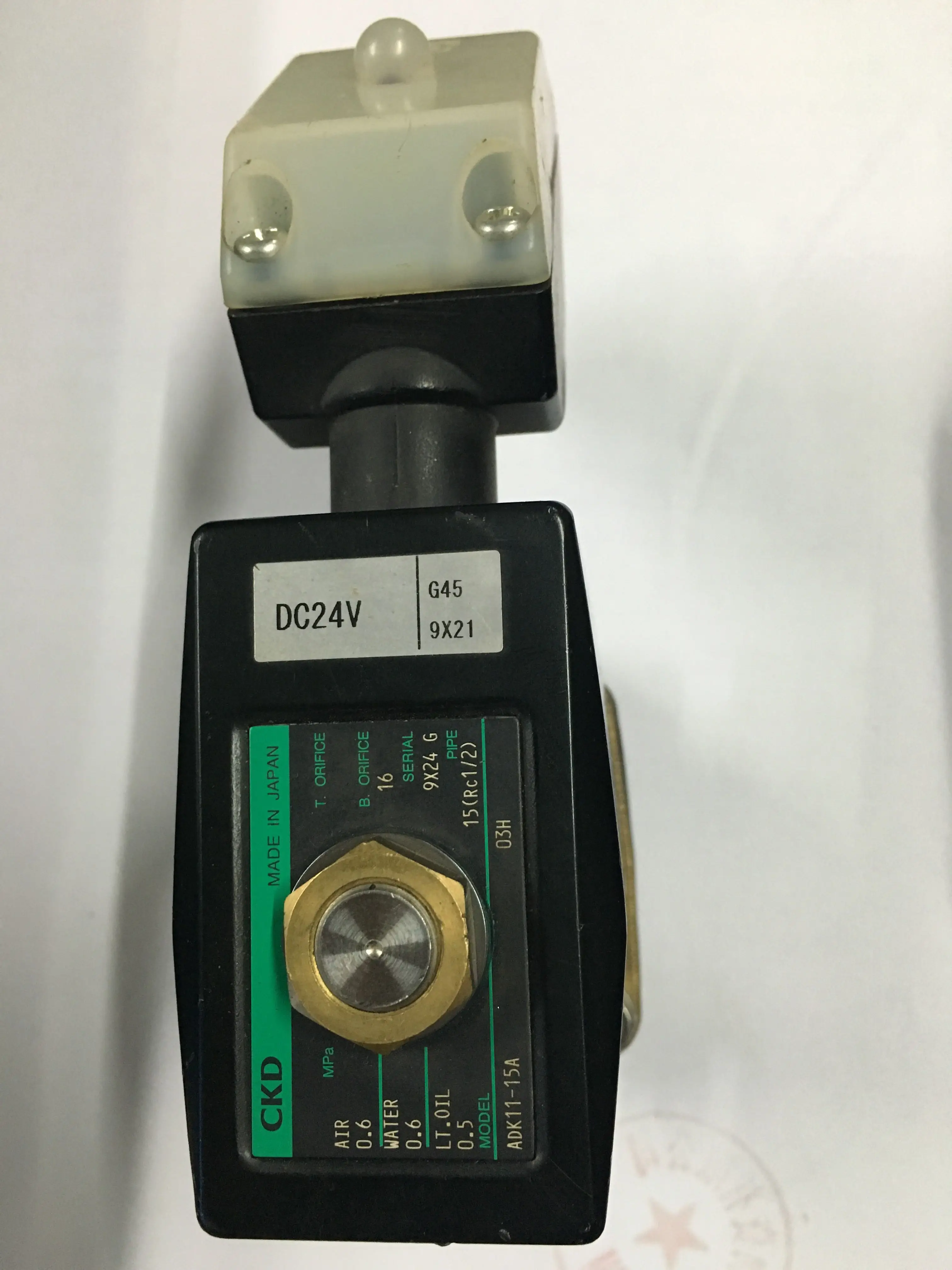 CKD-solenoid-valve-APK-ADK11-15A-E2E-03H-02C-C4A-new-AC220-DC24V.jpg