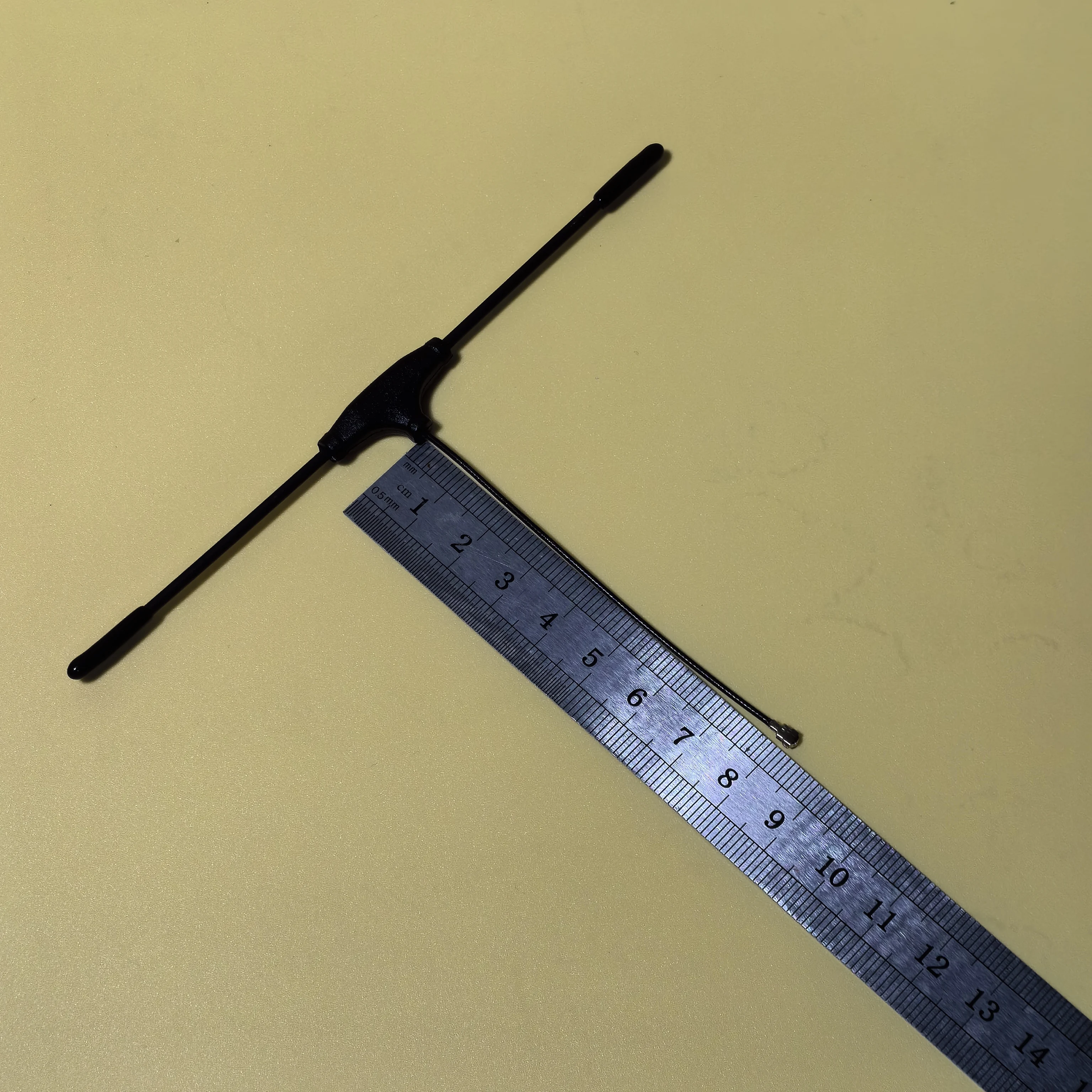 FPV-Antenna-700Mhz-1-8Dbi-T-TYPE-FPV-IPEX1-Straight-Angle-6G-For-RC-FPV.jpg