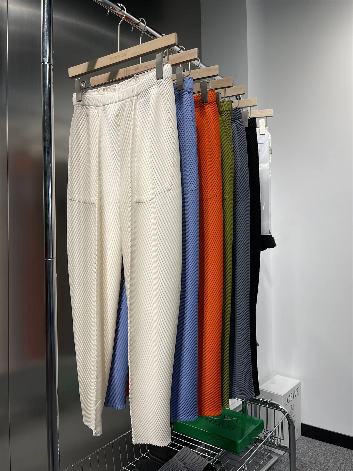 Thick-Pleated-Fish-Scale-Pattern-High-Waisted-Fashionable-Harlan-Pants ...