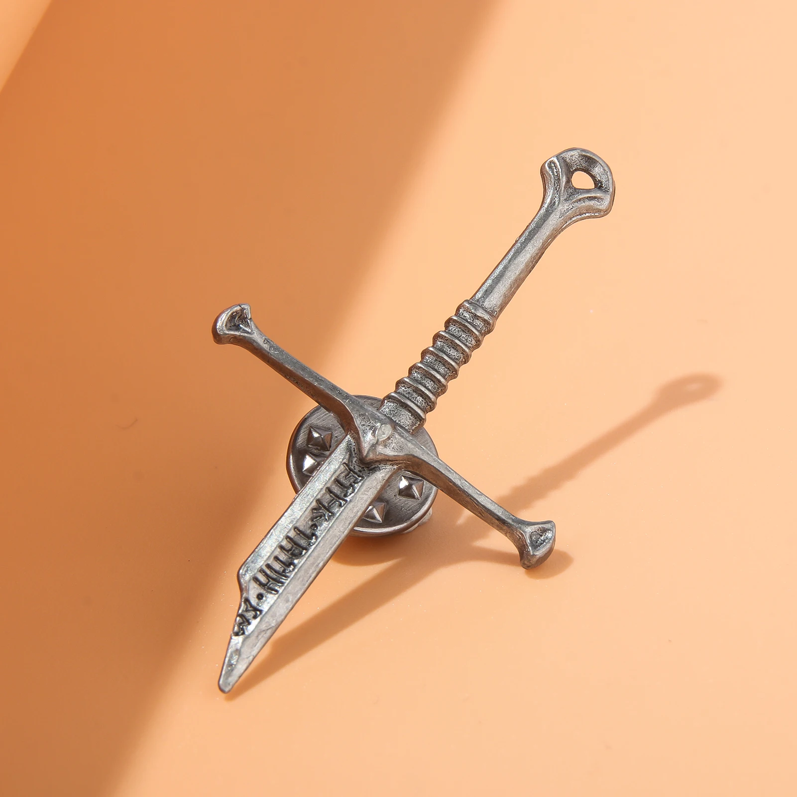 Lord-of-the-Narsil-Broken-Sword-Pins-Brooch-Movie-Aragorn-Sword-Metal ...