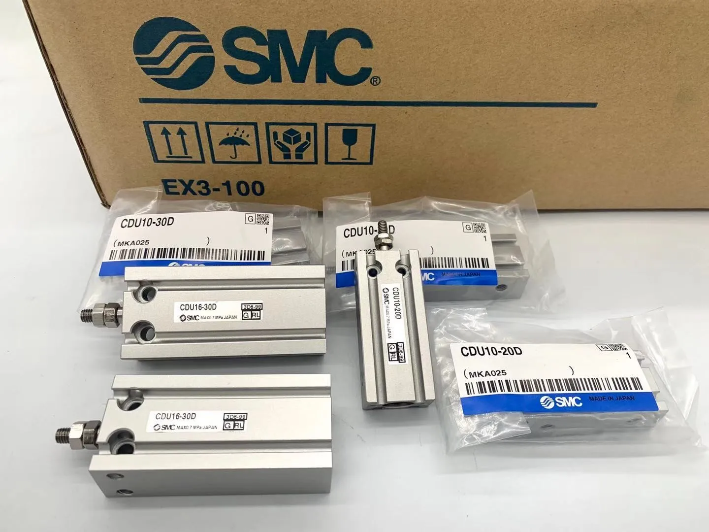 SMC-free-installation-cylinder-CDU6-10-16-CDU20-5D-10D-15D-20D-30D-40D-50D-CDU.jpg