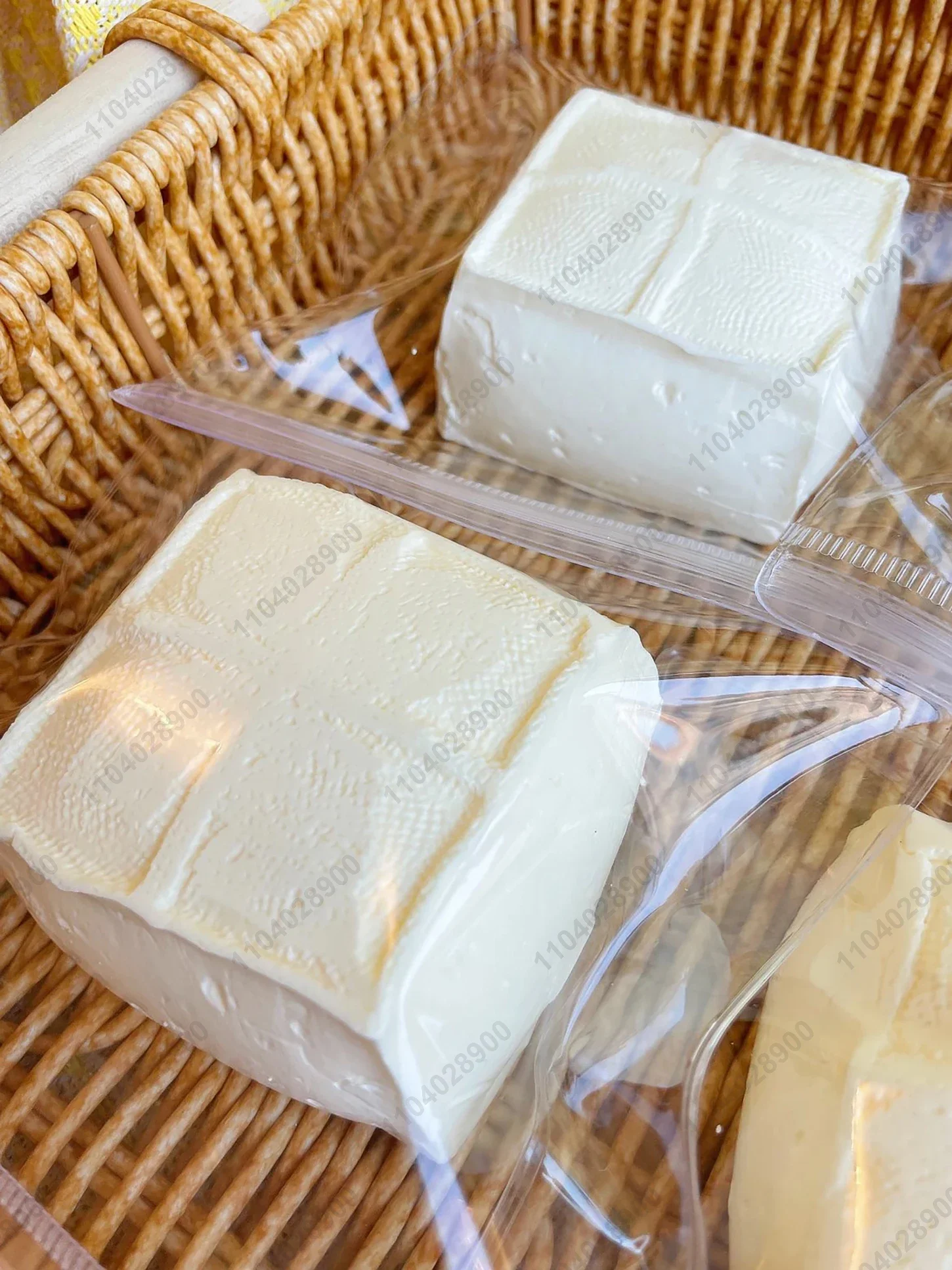 White-Tofu-Taba-Squishy-Silicone-Tender-Tofu-Squeeze-Toy-Mochi-Toy-Hand ...