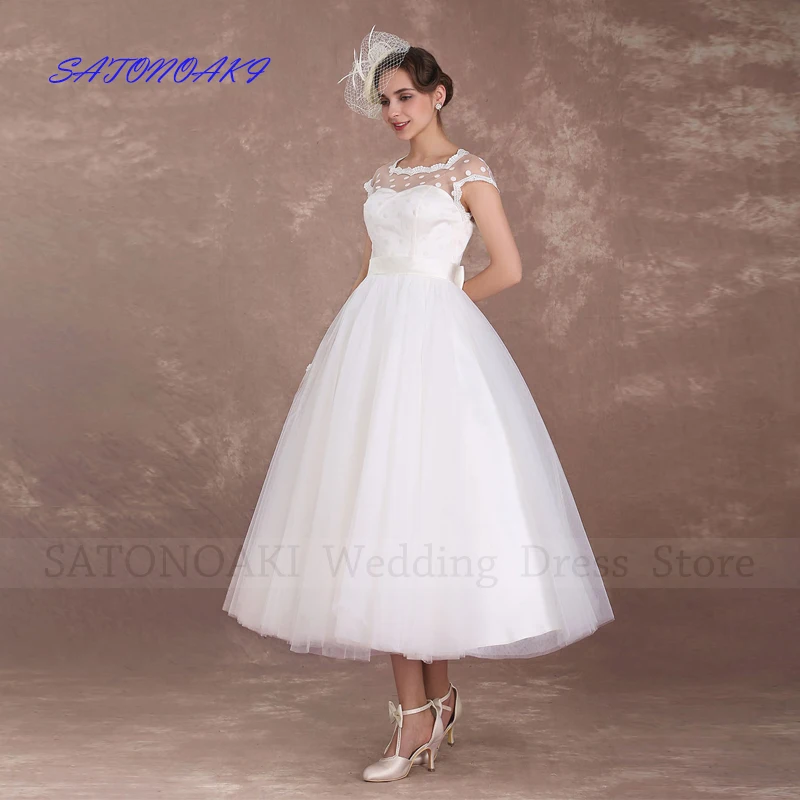 Robe-De-Mari-e-courte-en-dentelle-Simple-et-l-gante-manches-cape ...