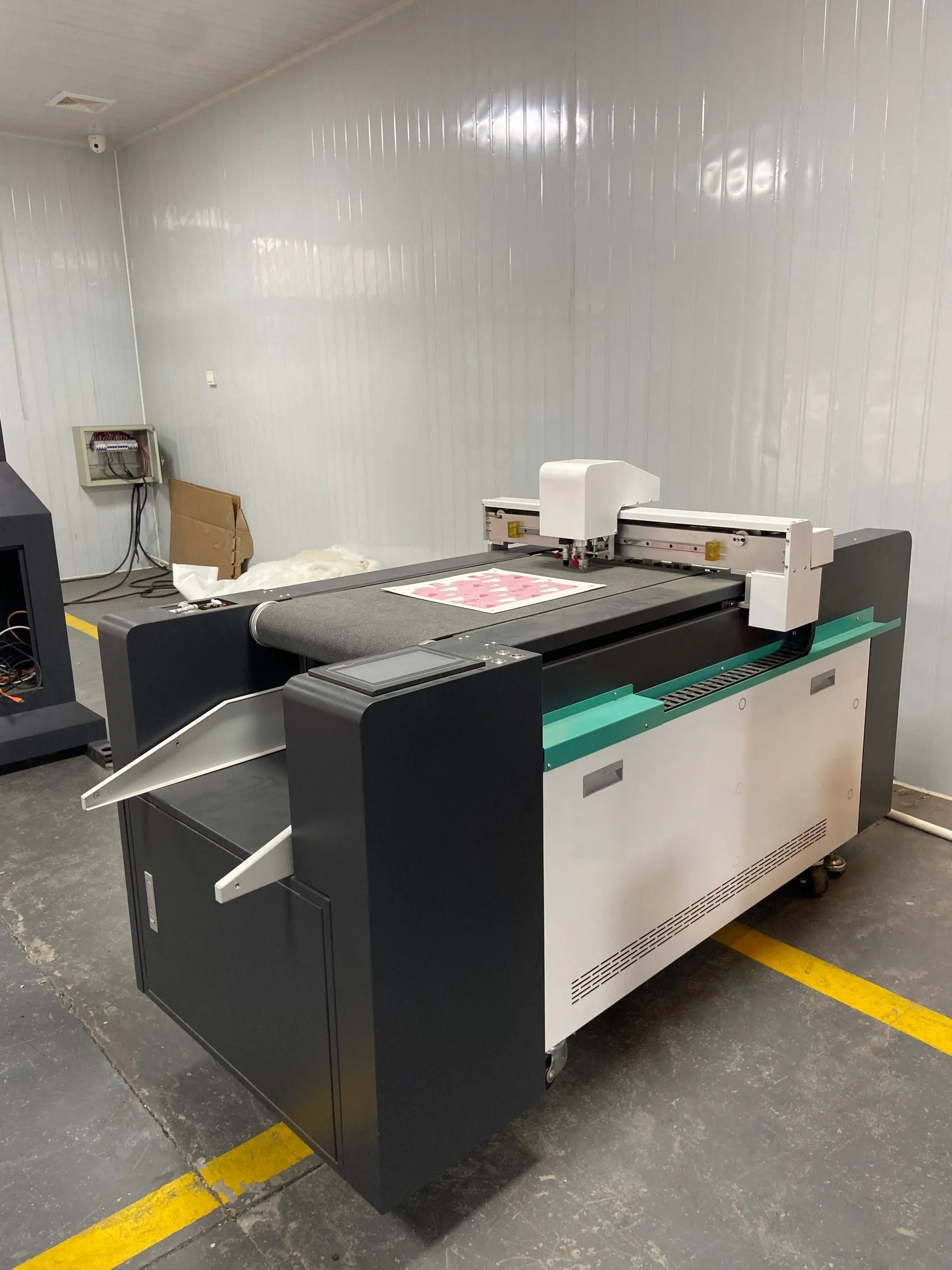 Carton-Box-Cutting-Small-Machine-1610-1313-6040-CNC-Vibrating-Knife ...