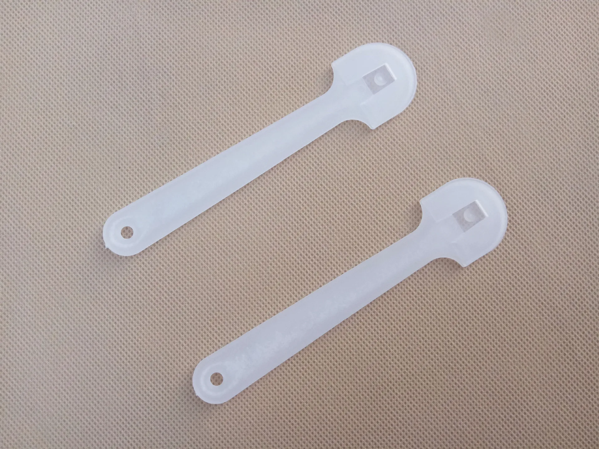 100pcs-Thick-Quality-DIY-Clear-Plastic-Hand-Fan-Wedding-Party-Favor ...