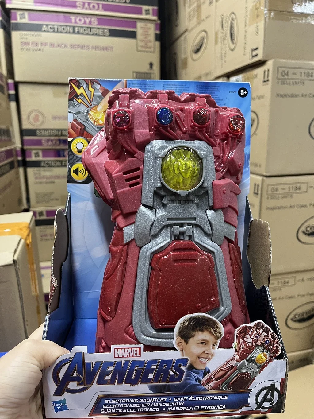 Hasbro Marvel Studios Avengers Endgame Red Infinity Gauntlet Electronic ...