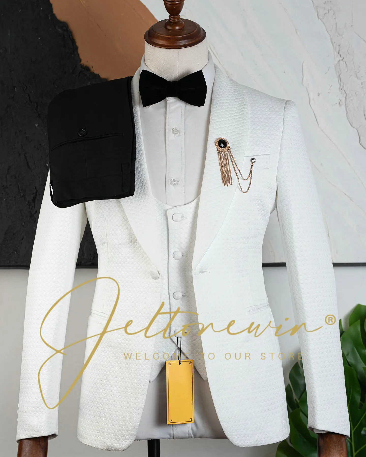 New Designs Men's Tuxedo Suit 3 Pieces Set For Wedding Elegant Modern ...