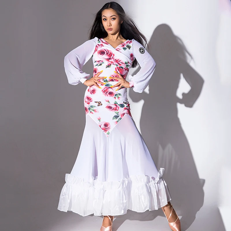 National Standard Costumes For Women Long Sleeved Lantern Top Fishbone ...