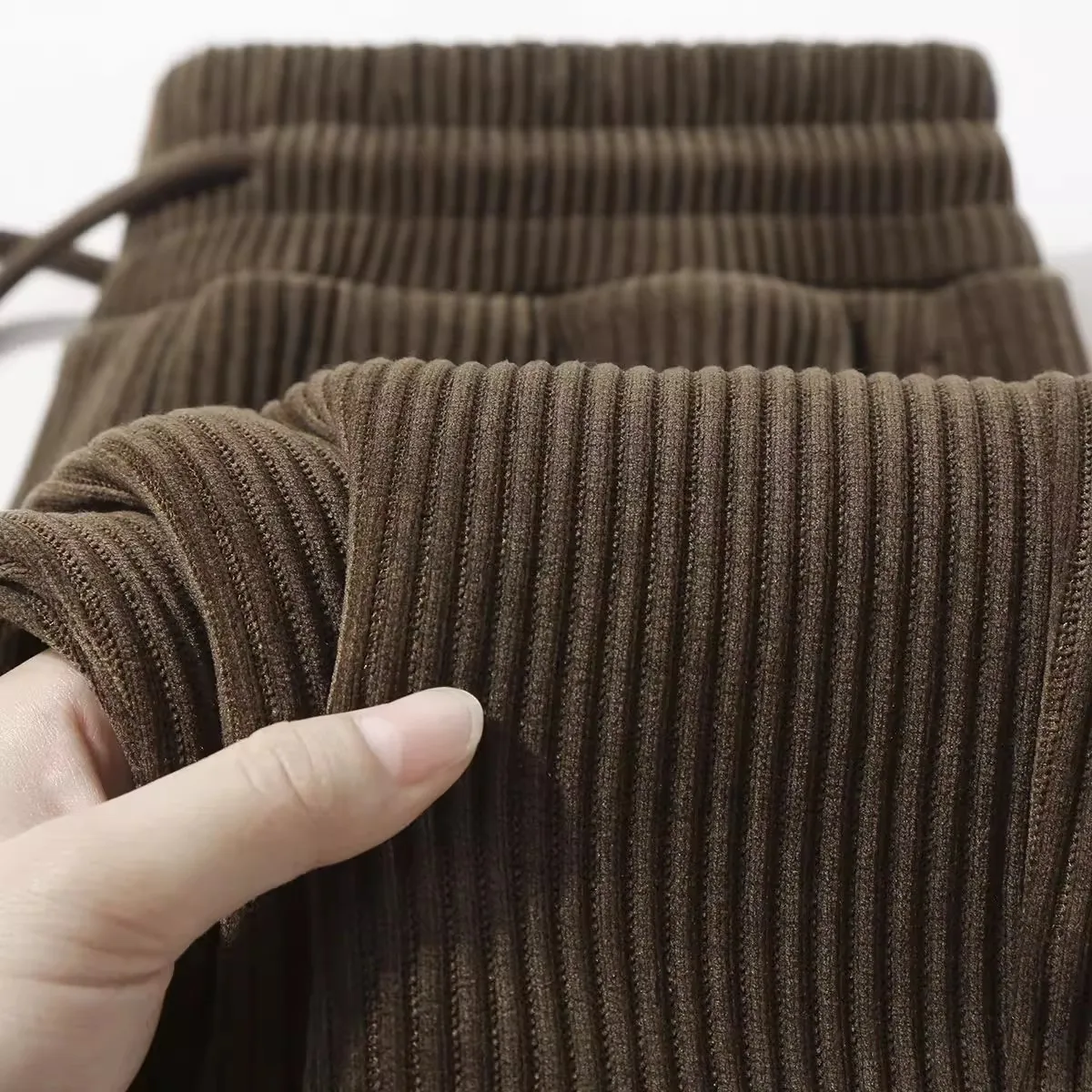 Qualité exceptionnelle café marron cordon pantalons décontractés hommes ...