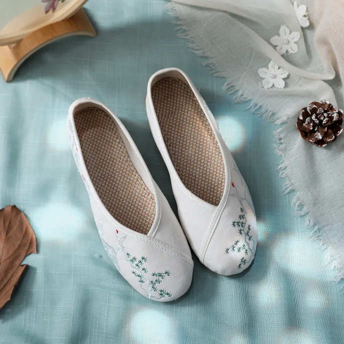 Chinese-Style-Embroidered-Shoes-Women-s-Hanfu-Flat-Shoes-Moccasin-Woman ...