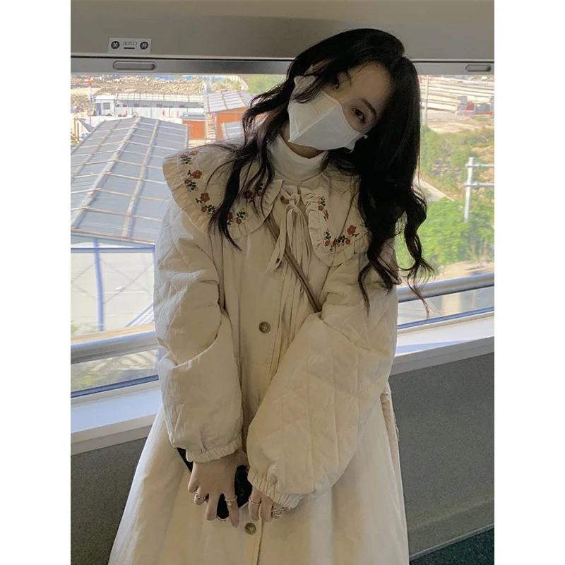 귀여운 인형 칼라 코튼 패딩 코트 여성용 일본 패션 겨울용 작은 코튼 패딩 재킷 디자인 센스 틈새 무릎 위 길이 코튼 패딩