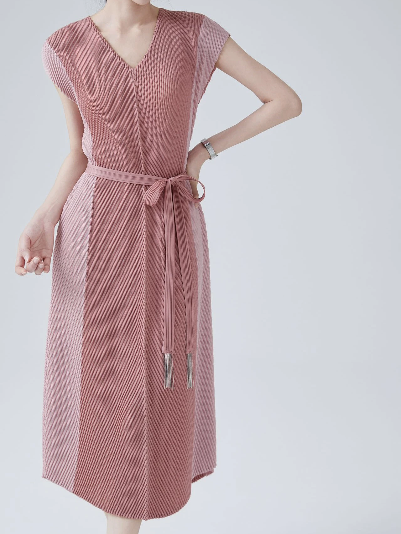 Miyake-Pleated-Patchwork-Color-Matching-Dress-V-neck-Cap-Sleeve-With ...