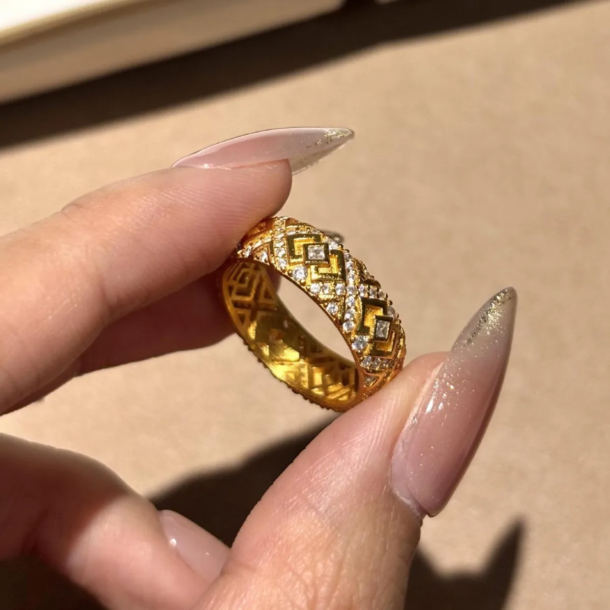 Classic trend inlay diamond Fangsheng pattern ring light luxury fashion ...