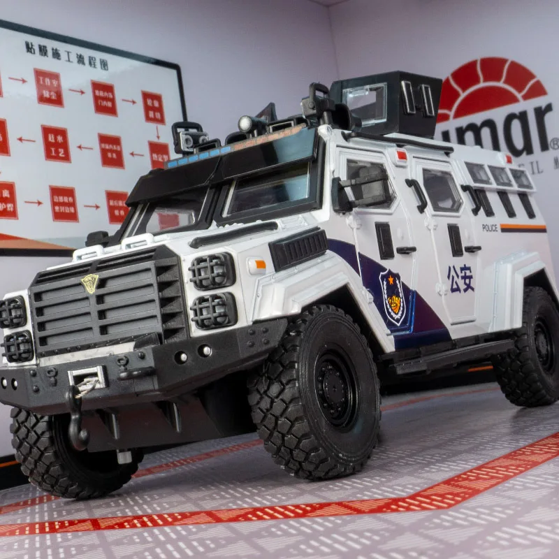 1-24-Ford-F550-Sabertooth-Off-Road-Armorvehicle-Modified-Car-Alloy ...