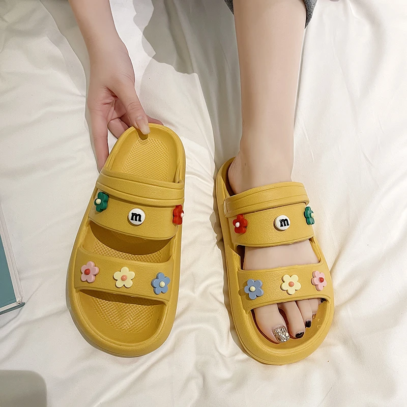 낮은 꽃 슬리퍼 부드러운 여성 신발 문자열 구슬 슬라이드 패션 플랫폼 편안 2022 여름 럭셔리 플랫 다시 스트랩
