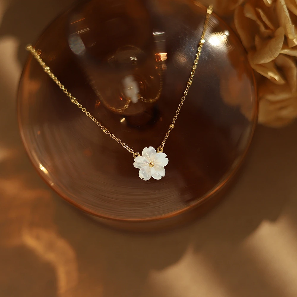 White Shell Flower Necklace For Women Chain Stainless Steel Plated Gold ...