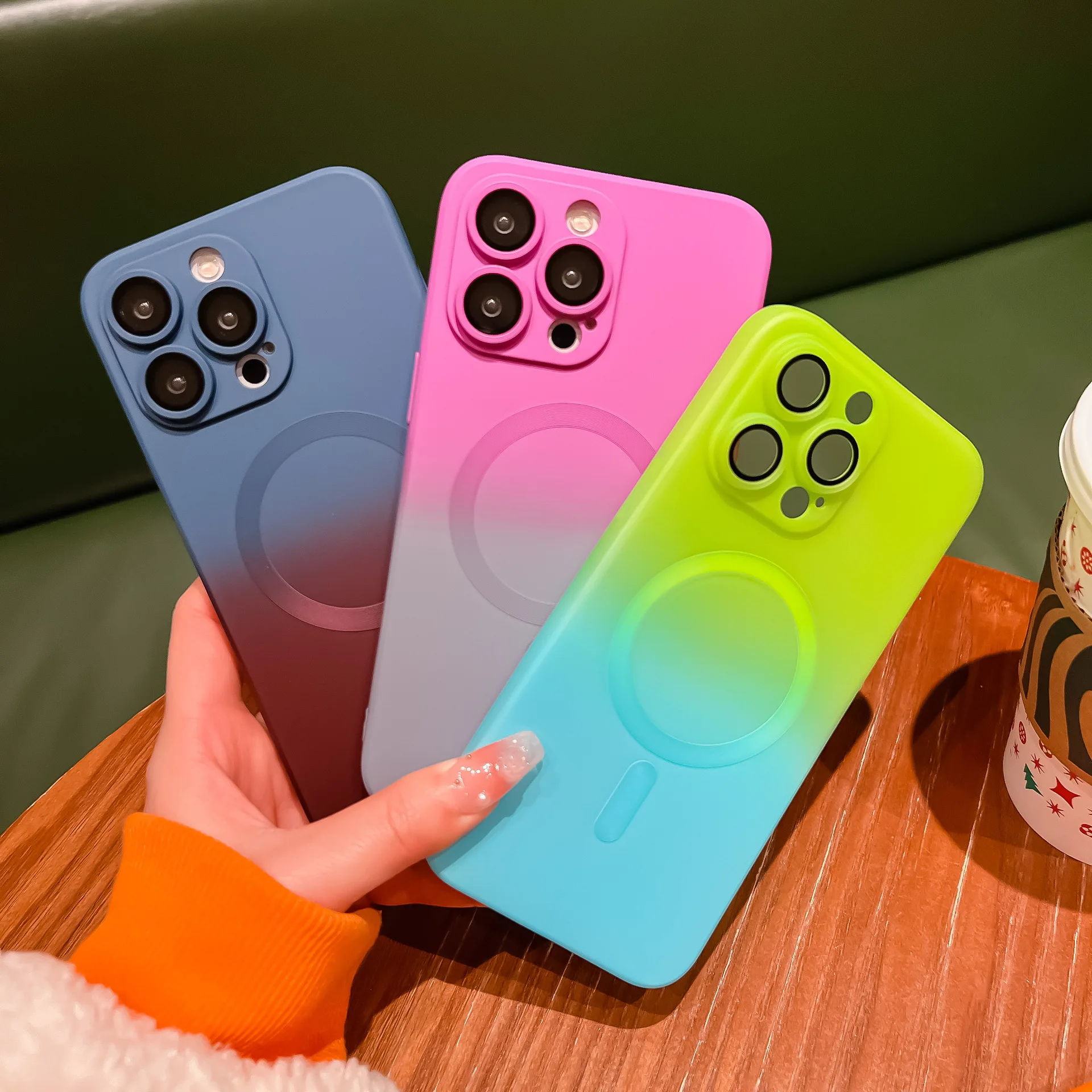 Funda de lujo para Magsafe de silicona con gradiente multicolor a ...