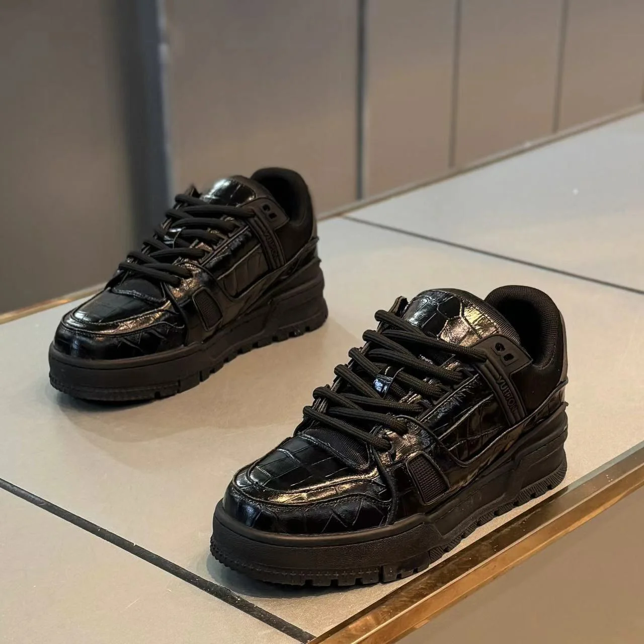 Trendy brand ruffian handsome high-end thick-soled skateboard shoes ...
