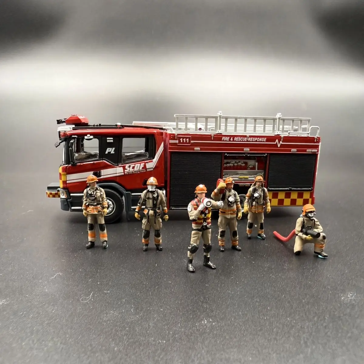 1:64 Scale Firefighter 3D Printed Scene Resin Hand-Painted Model NOT ...
