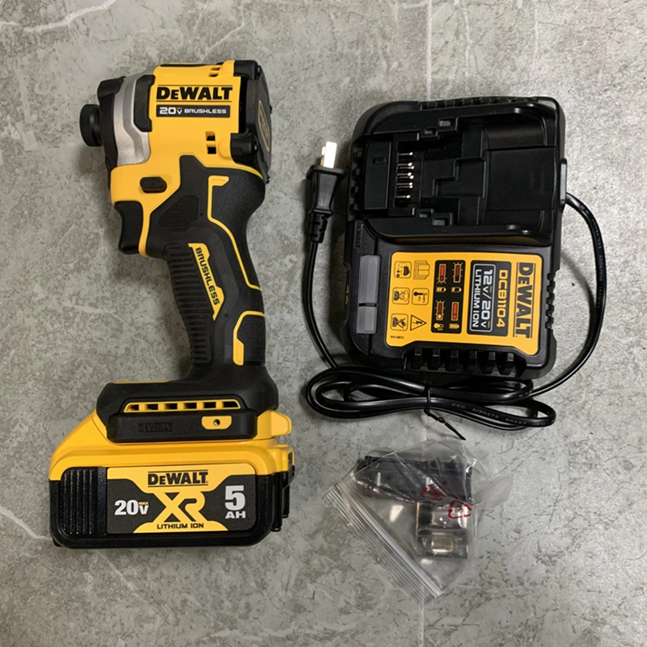 New-Dewalt-DCF850-1-4-impact-driver-20v-Includes-5-0AH-battery-And ...