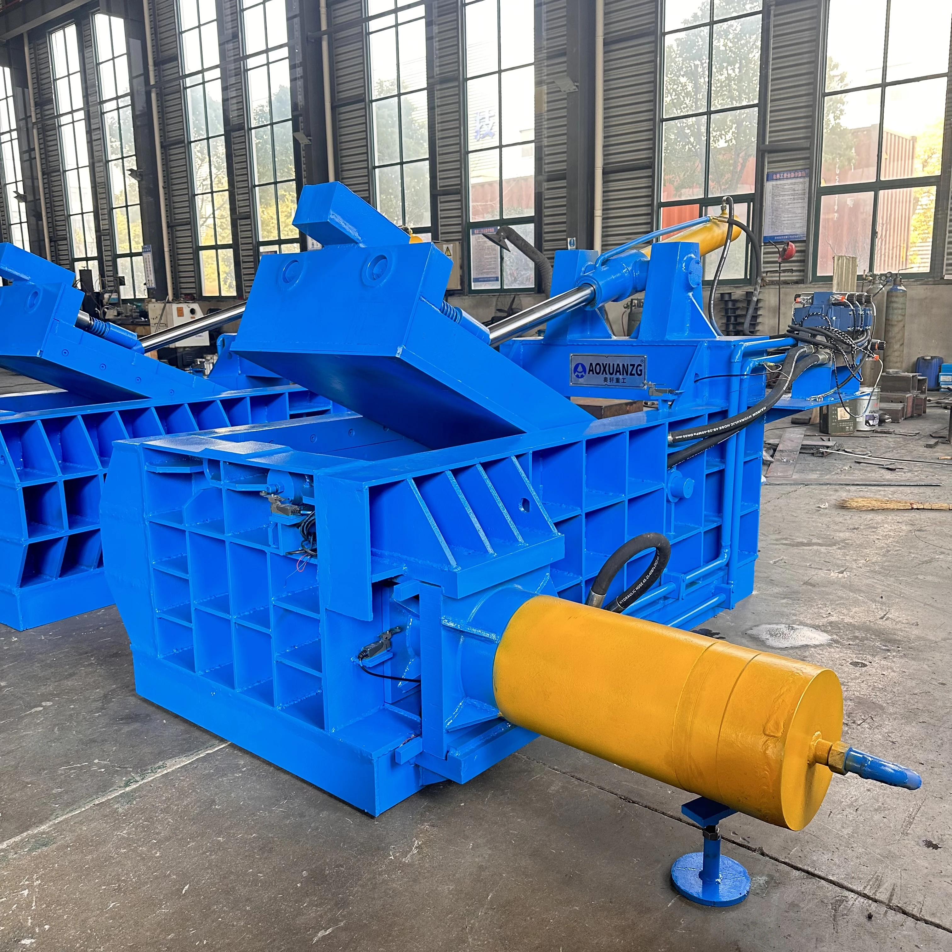 Y81-125T-High-Quality-Hydraulic-Metal-Aluminum-Iron-Scrap-Metal-Balers.jpg