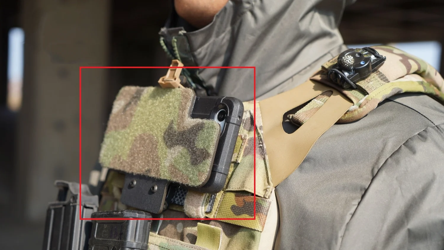 Tactical-Vest-MOLLE-Chest-Phone-Navigation-Holder-Mount-Plate-1-0-kydex ...