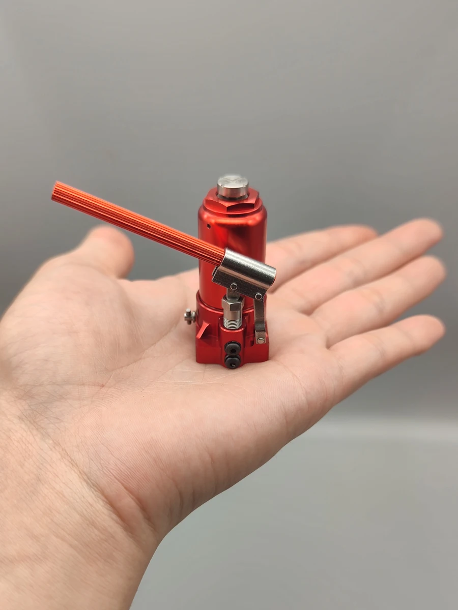 Mini-Hydraulic-Jack-1-10-Model-Scene-Props-Boy-Creative-Gift-EDC-Toys.jpg