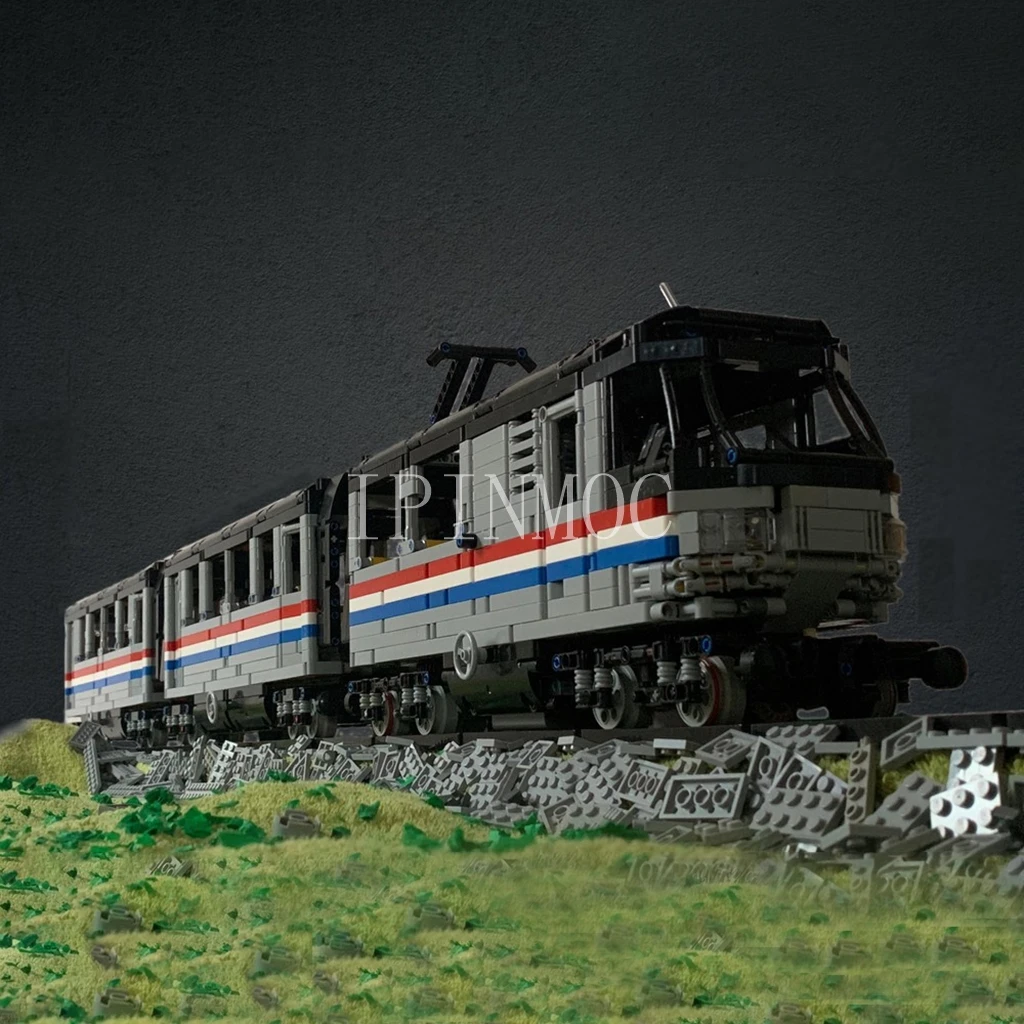 Moc-66437 Metroliner Is A Dynamic Remote-controlled Train With One ...