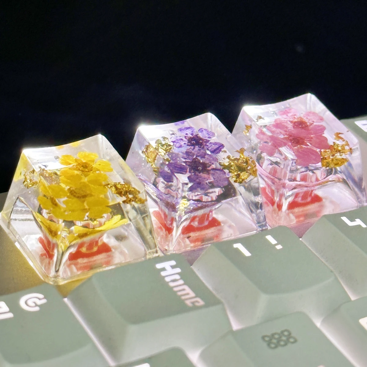 True-Flower-Resin-Cross-Axis-Mechanical-Keyboard-Key-Caps.jpg