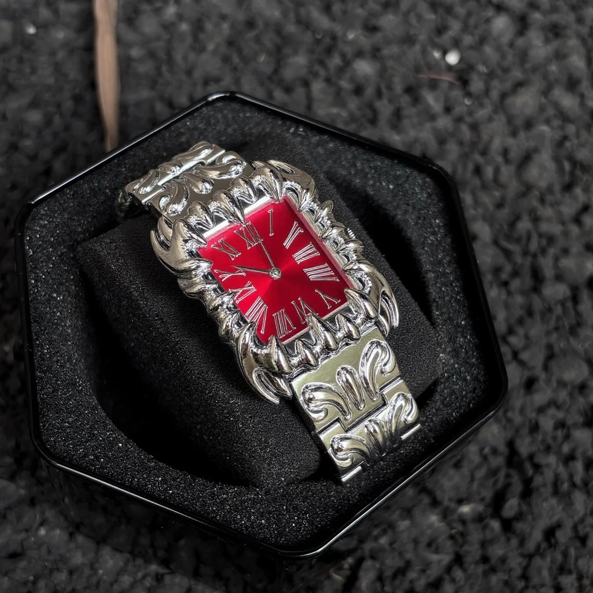 Red Demon Claw Retro Style Top Unique Square Y2k Design Quartz Watches ...