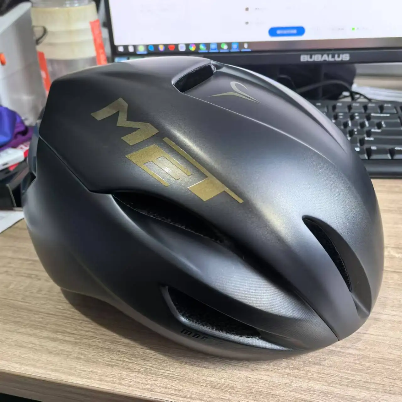 MET-MANTA-MIPS-Cycling-Helmets-EPS-Helmet-Intergrally-Molded ...