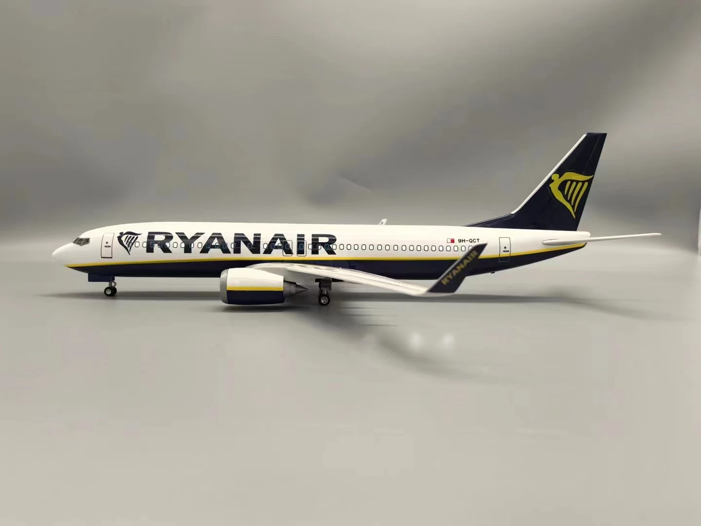 1:85 Scale 47cm Model Aircraft Ryanair Ireland B737-800 DieCast Resin ...