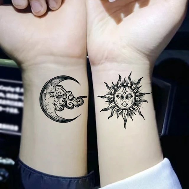 Tatuaje Realista De Sol Y Luna