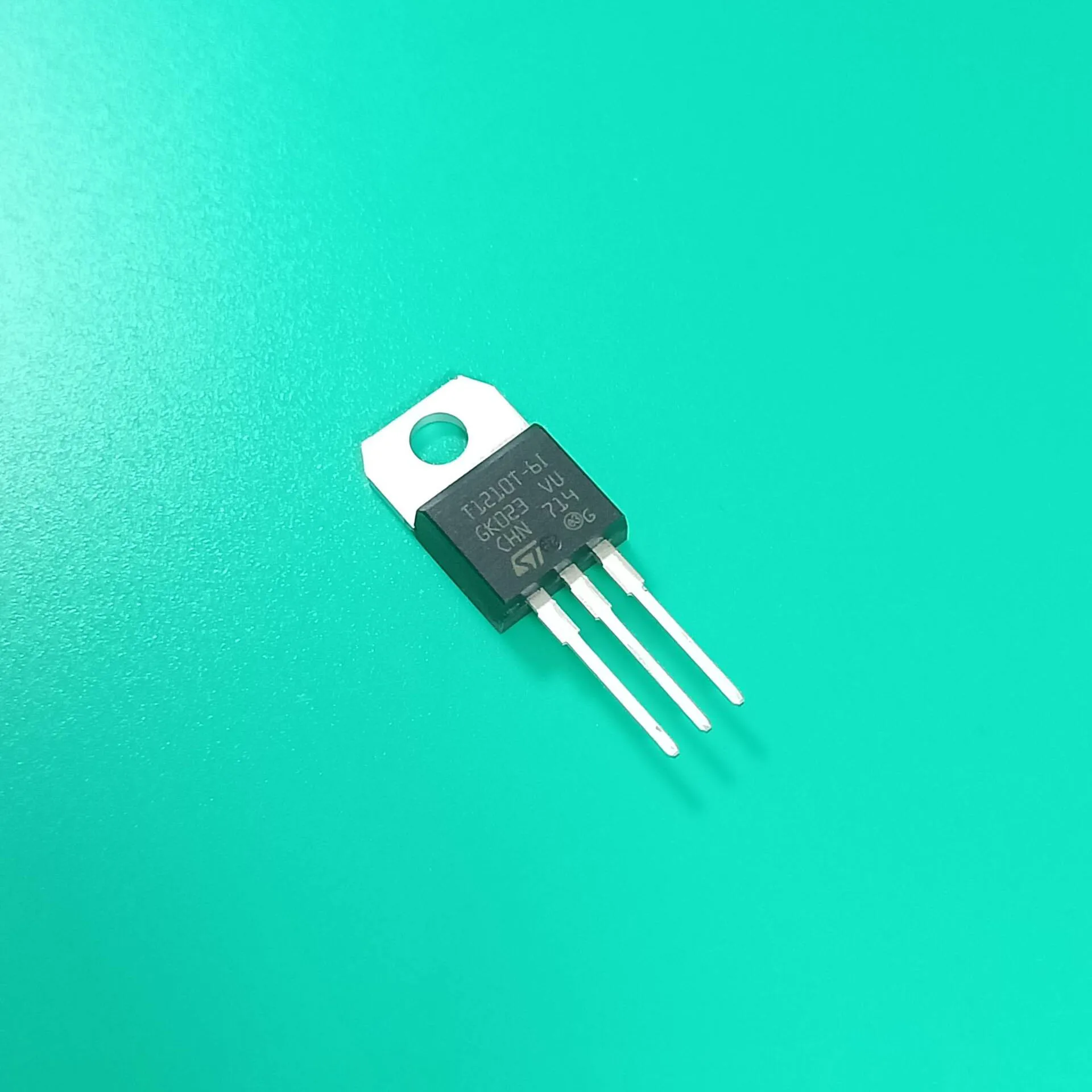 10pcs/lot T1210T-6I TO220 T1210 T-6I Snubberless logic level and ...