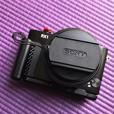 RX1RM2-RX1RII-RX1-RX11R-RRS-QR-L.jpg