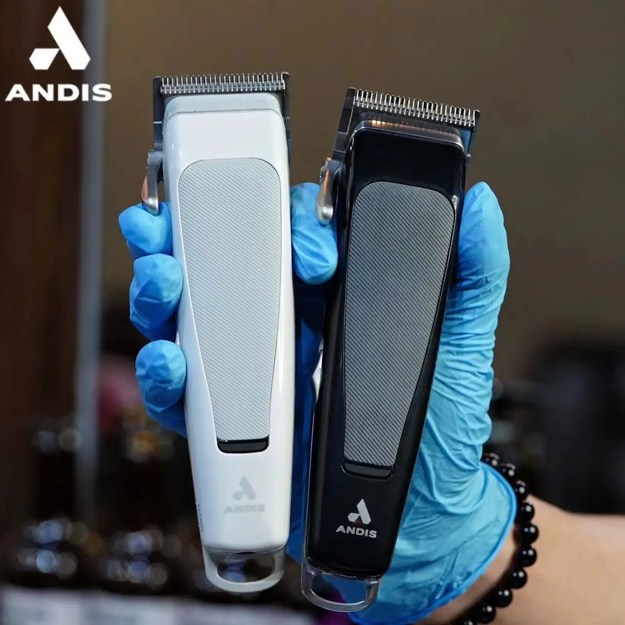 Profissional dos homens clipper de cabelo, barbeiro sem fio, levitação ...