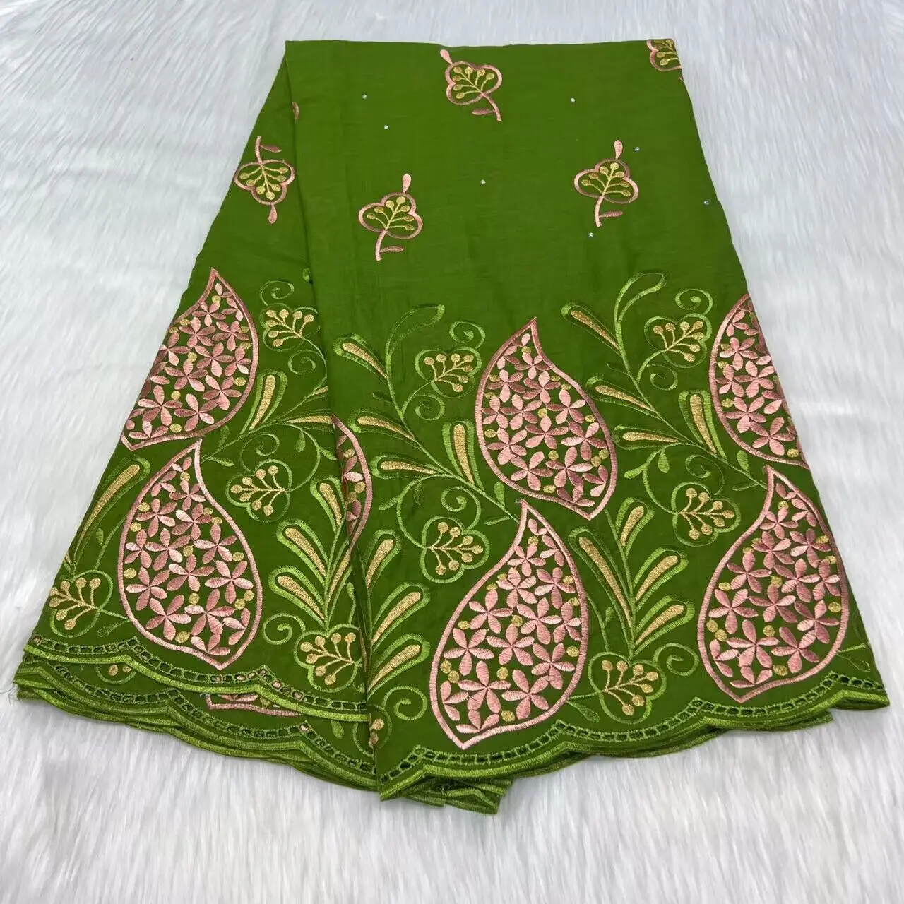 Lafaya Dentelle Suisse Africaine de Haute Qualité avec Charbon, Finition de Dubaï, Broderie ...