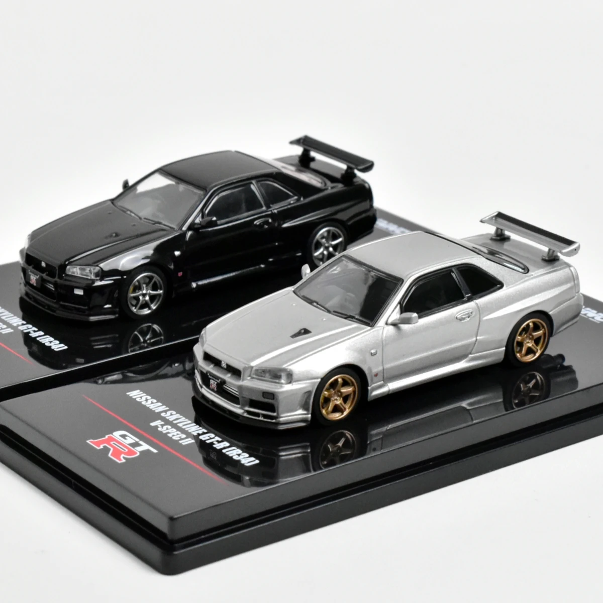 INNO-1-64-SKYLINE-GTR-R34-V-SPEC-II-Diecast-Model-Car.jpg