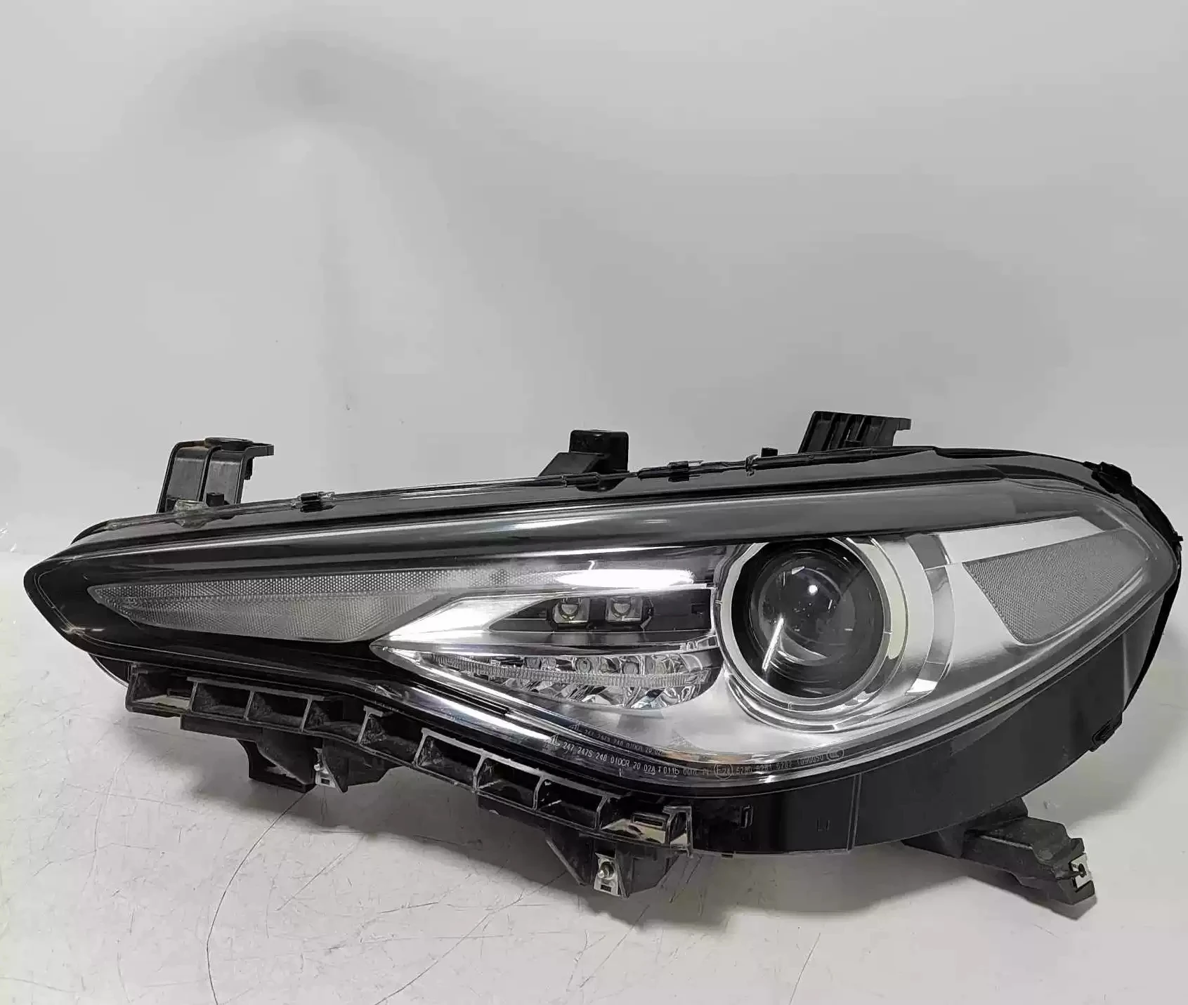 For-Alfa-Romeo-Giulia-2017-21-LED-Headlight-assembly-DRL-Daytime ...