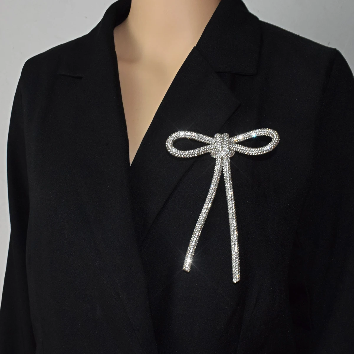 Simple-Designer-Sliver-Rhinestone-Bowknot-Brooches-For-Women-Blazer ...