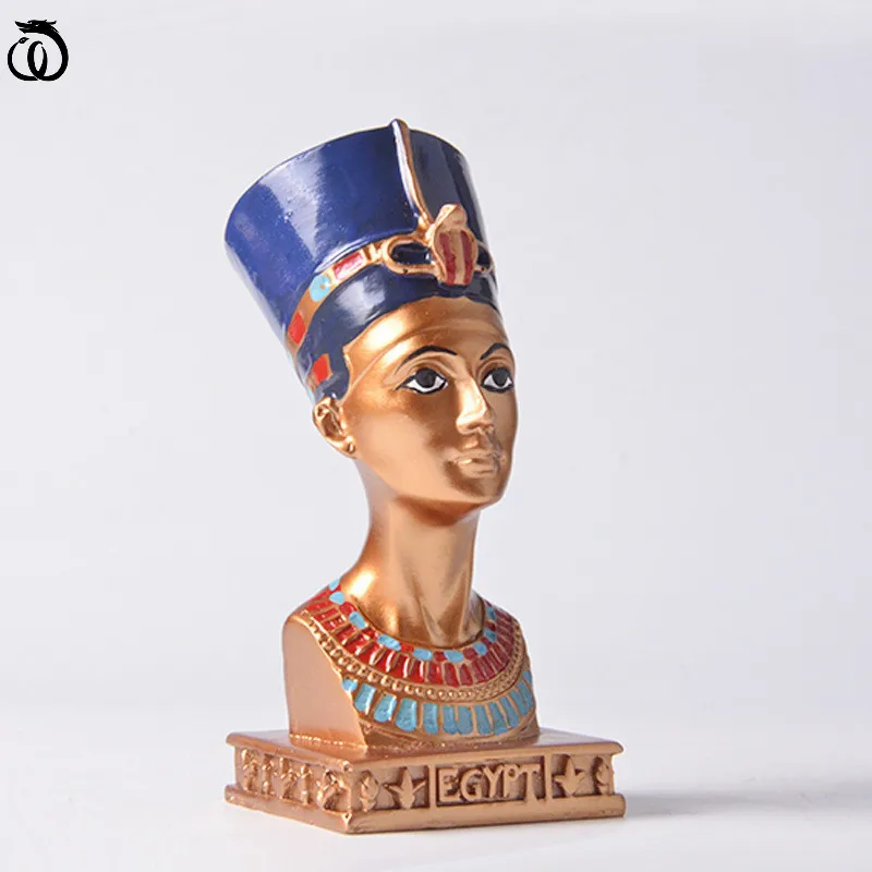 Nefertiti And Cleopatra