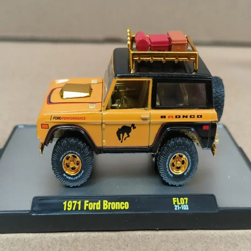 M2-MACHIANES-1-64-1971-ford-bronco-Collection-of-die-cast-alloy-trolley ...