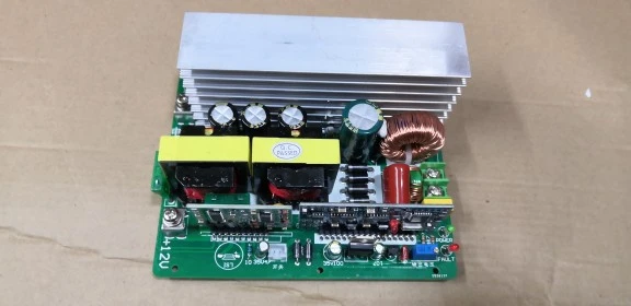 500 Watt Pure Sine Wave 12 Volt to 220 Volt Outdoor Mobile Power ...