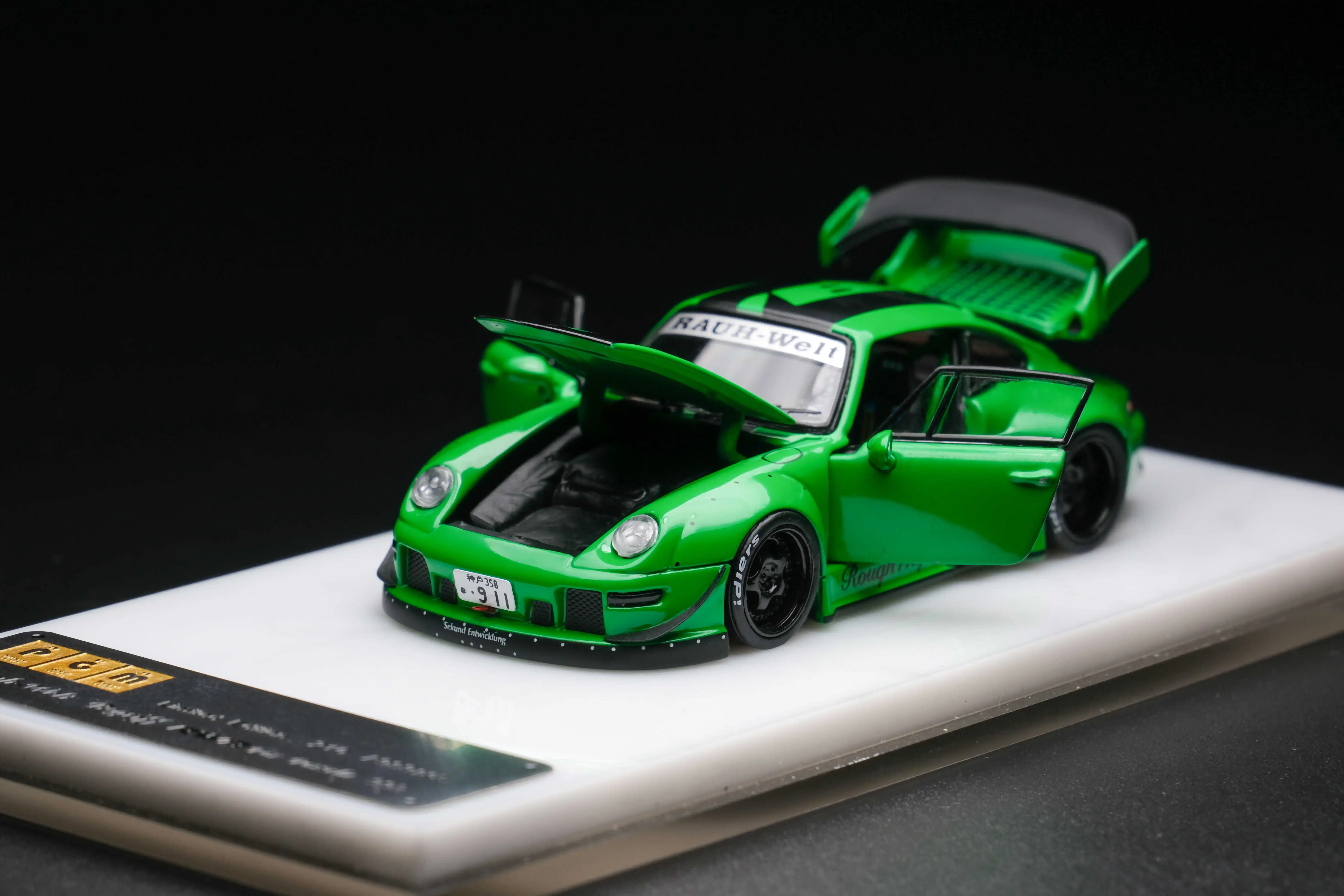 PGM-1-64-RWB993-Rough-Rhythm-Green-Latte-Art-Color-Diecast-Fully-Opened ...