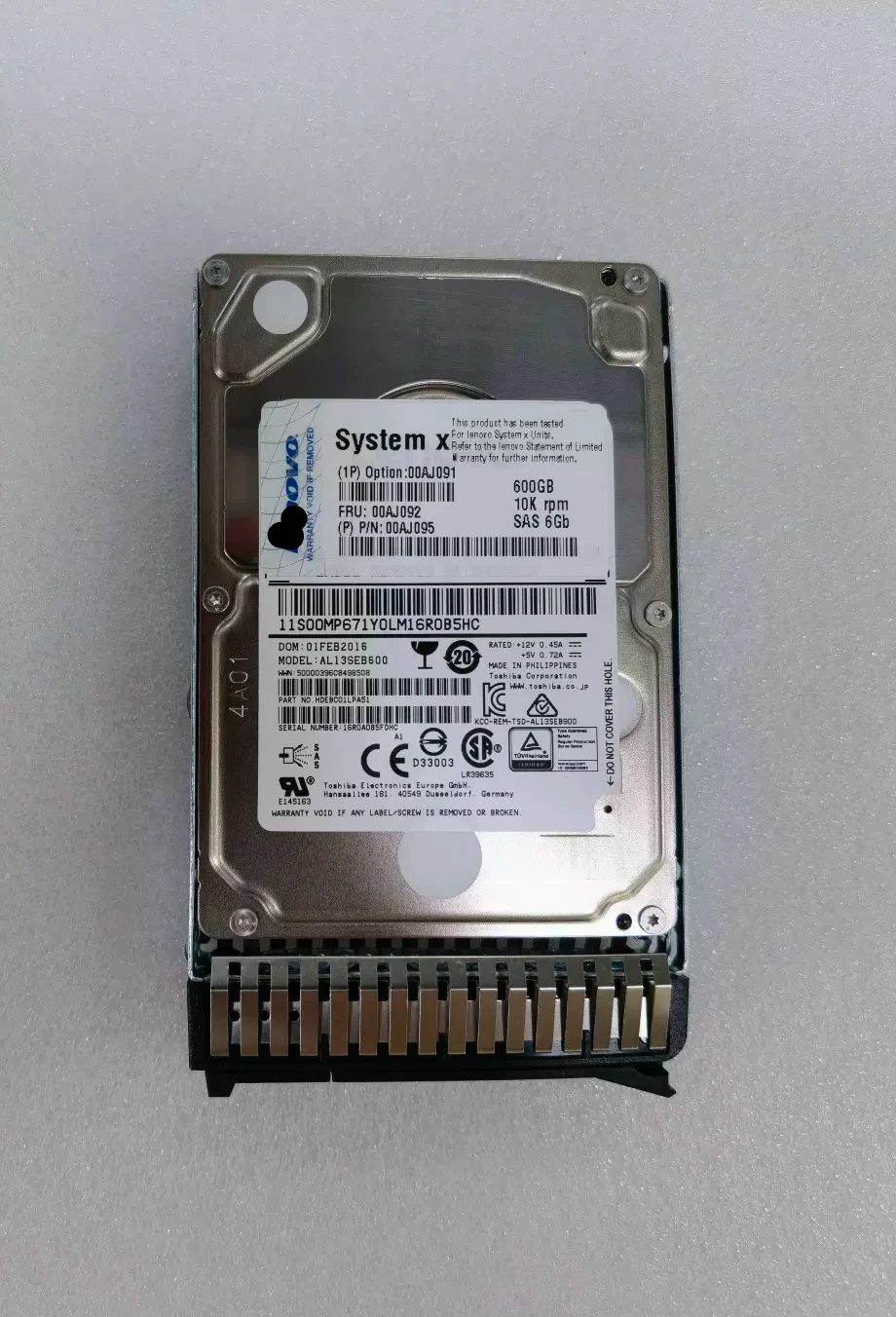 00AJ092-00AJ091-00AJ095-600G-SAS-10K-6G-2-5-inch-server-hard-drive.jpg