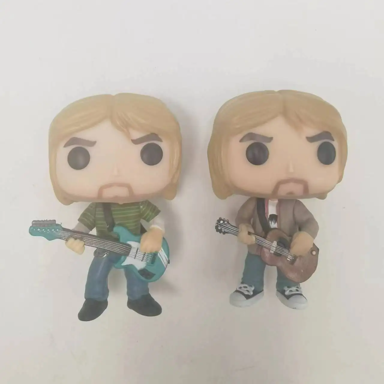 Anime Kurt Cobain And Kurt Cobain FYE Vinyl Model Figure 10cm