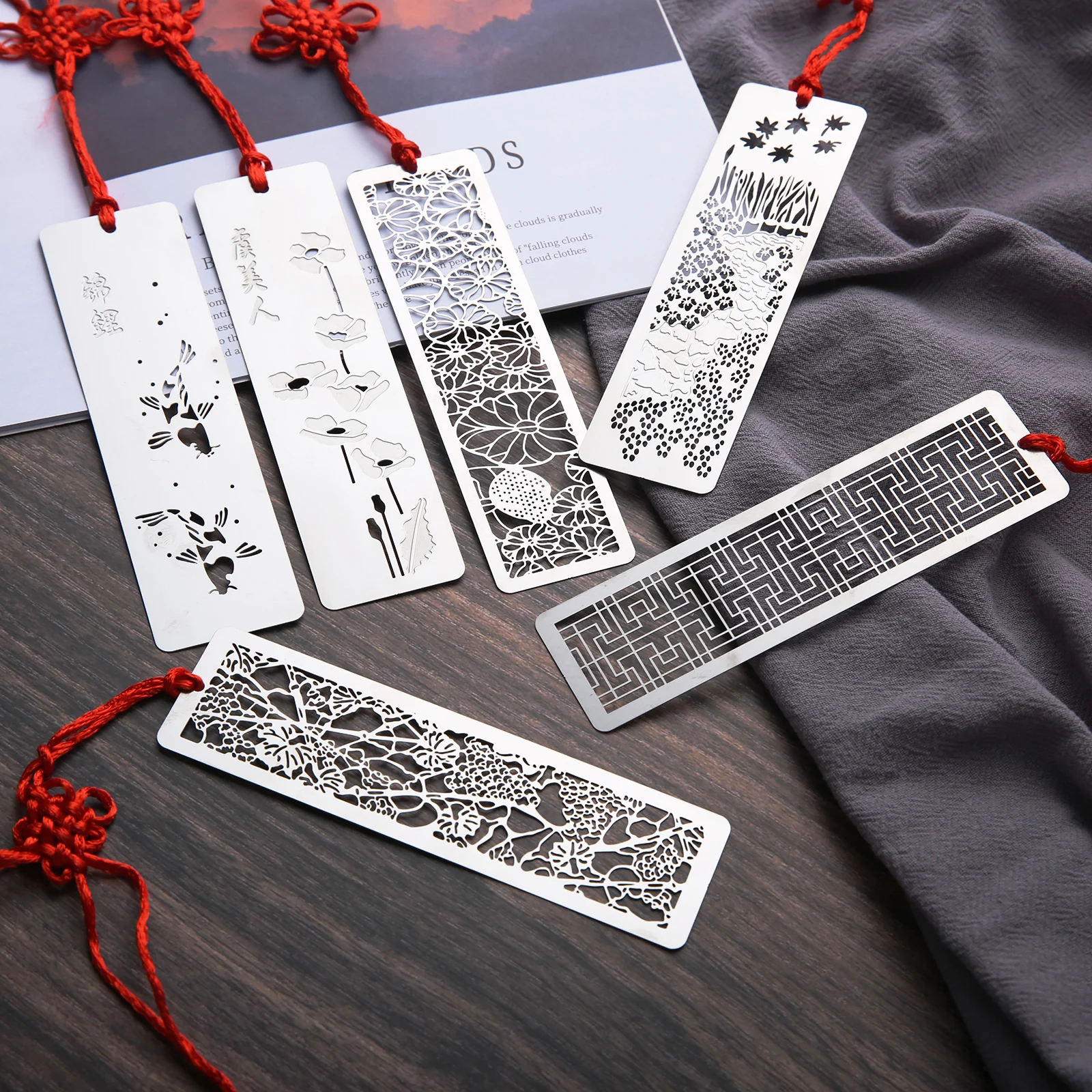 Metal-Hollow-Bookmarks-Chinese-Style-Red-Knot-Creative-Book-Clip ...
