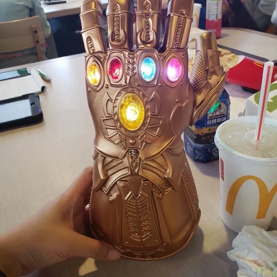 Infinity Gauntlet Replica